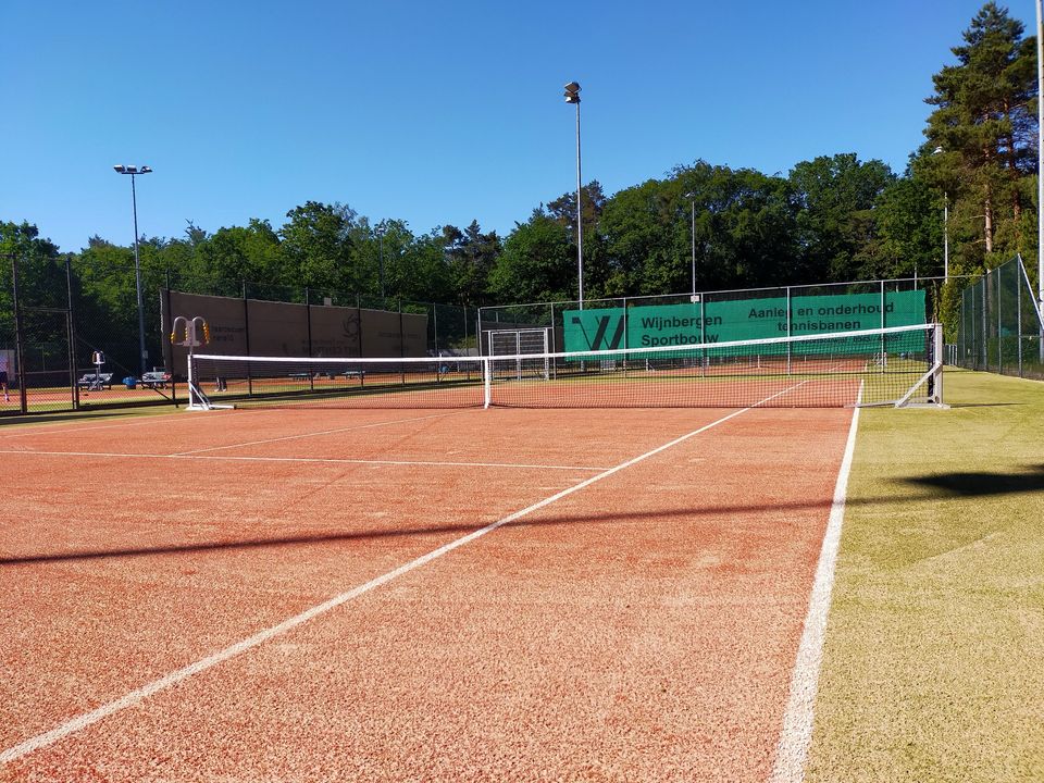 Wijnbergen Sportbouw: aanleg en onderhoud van tennisbanen